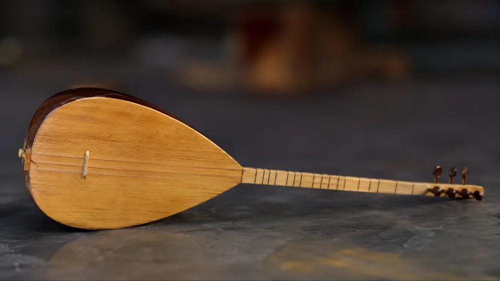 Saz (Bağlama): Turkish Folk String Instrument Explained